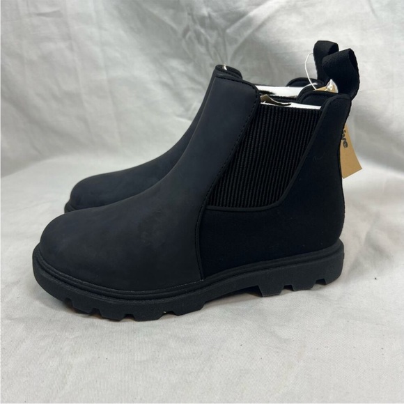 Native | Shoes | Native Kingston Treklite Jiffy Black Chelsea Boots ...